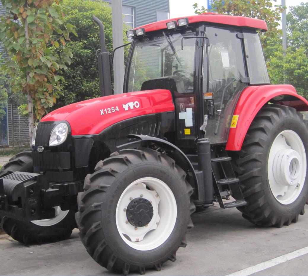 De Tractor van het de Landbouwlandbouwbedrijf van YTO X1254 125HP met ...